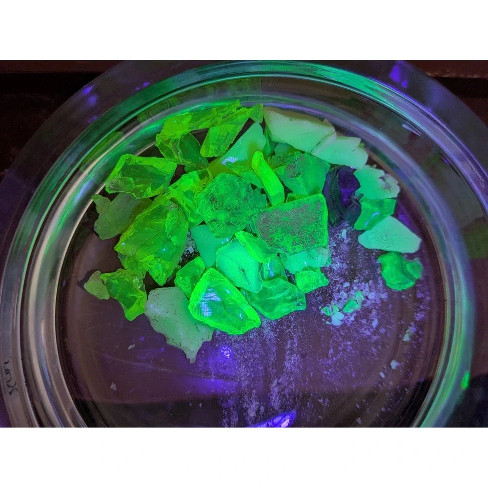 Office | Mixed Uranium Glass Cullet Sea Glass Shards Uv Glow Vaseline ...